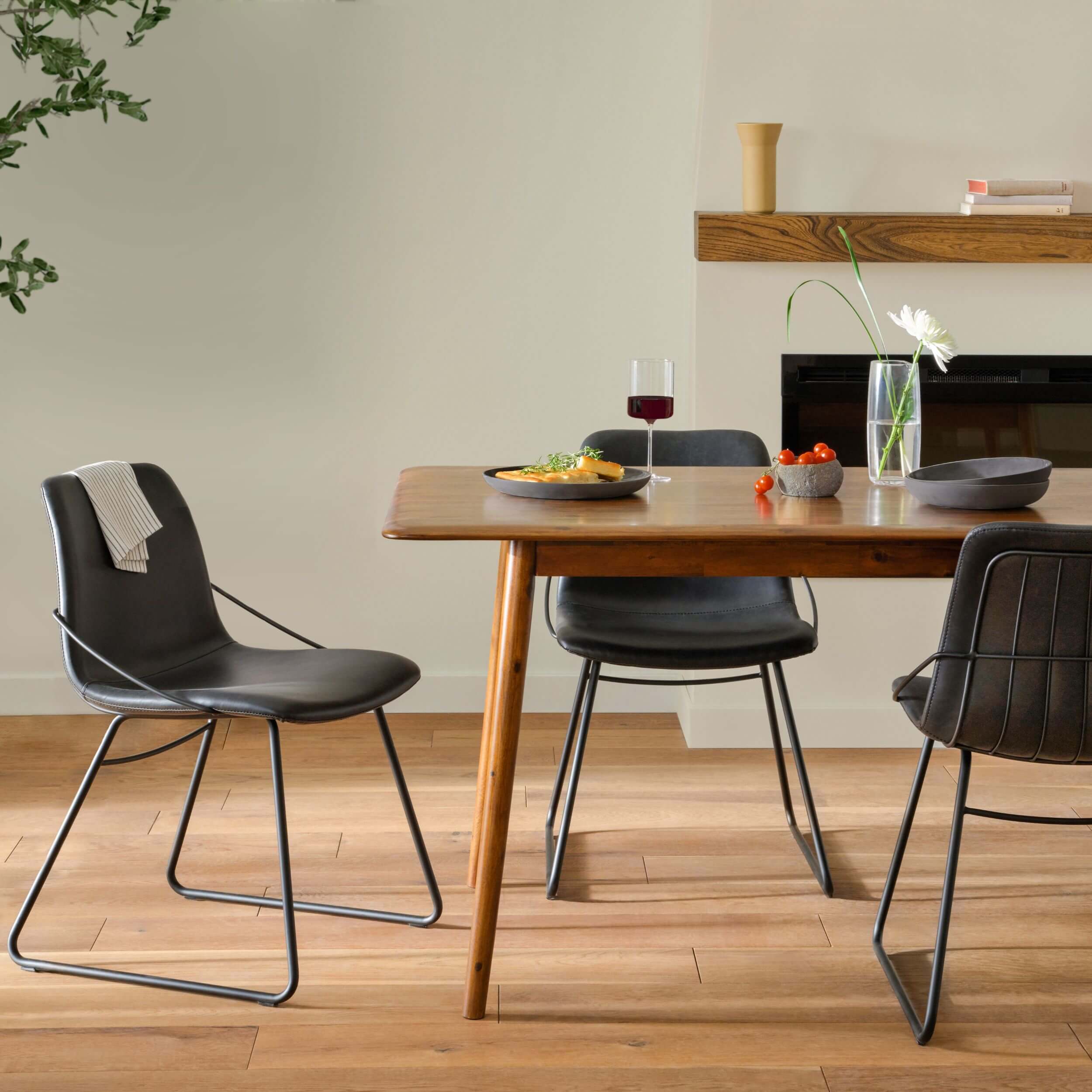 Kacia Dining Room Set | EQ3